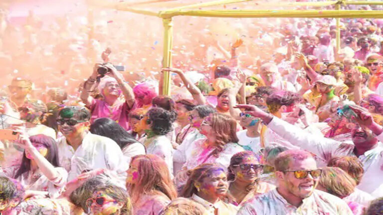 Holi 2025 : Celebrated with Grandeur in Jaipur, Foreign Tourists Join ...